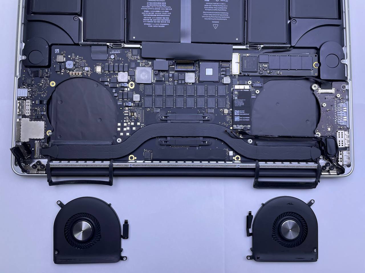 MacBook Pro A1398 2015 Logic Board replacement - TechToro.io